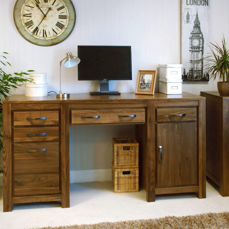 Oak Desks | Free Delivery & Returns | Oak World