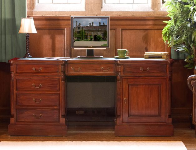 Oak Desks | Free Delivery & Returns | Oak World