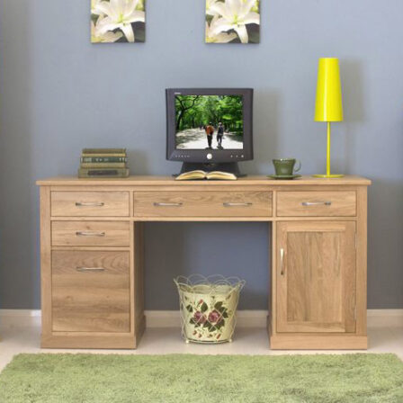 Oak Desks | Free Delivery & Returns | Oak World