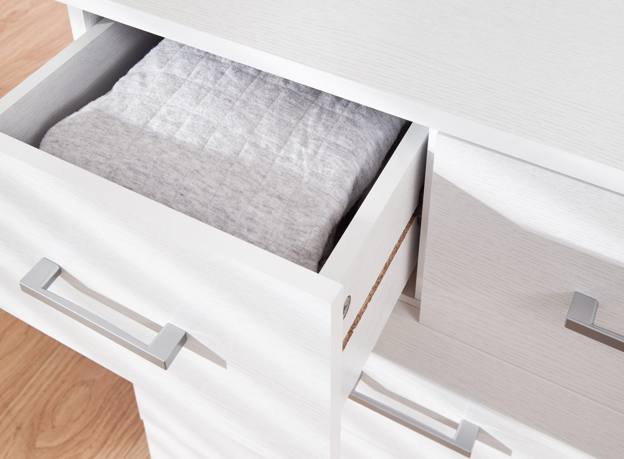 Elgin 4 Piece Bedroom Set Wardrobe Chest & Bedsides | White | Oak World