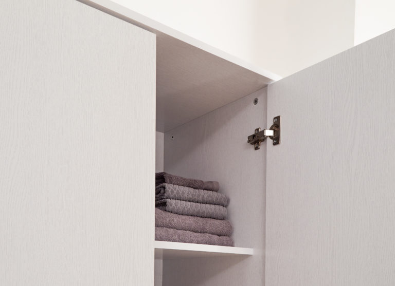 Elgin 4 Piece Bedroom Set Wardrobe Chest & Bedsides | White | Oak World