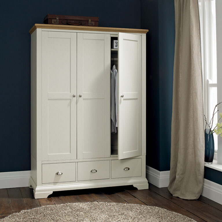 Oak Wardrobes | Hardwood & Painted Wardrobes | Oak World