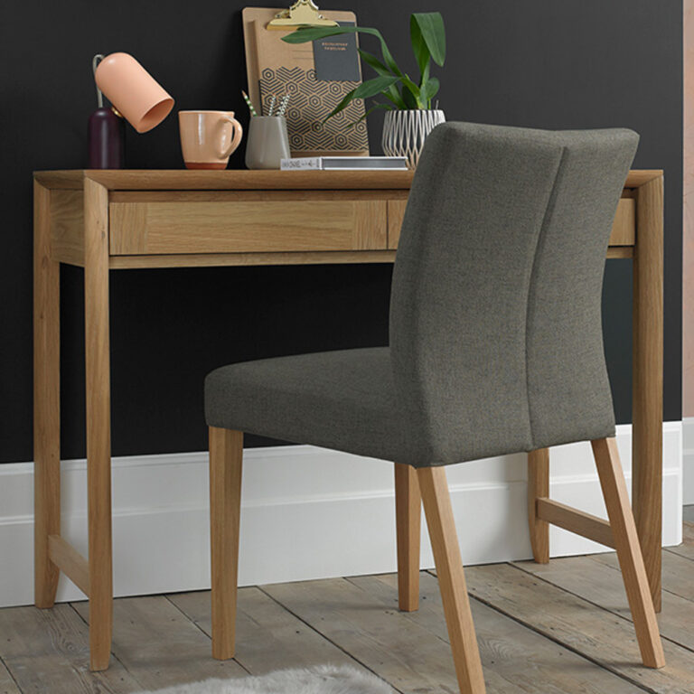 Oak Desks | Free Delivery & Returns | Oak World